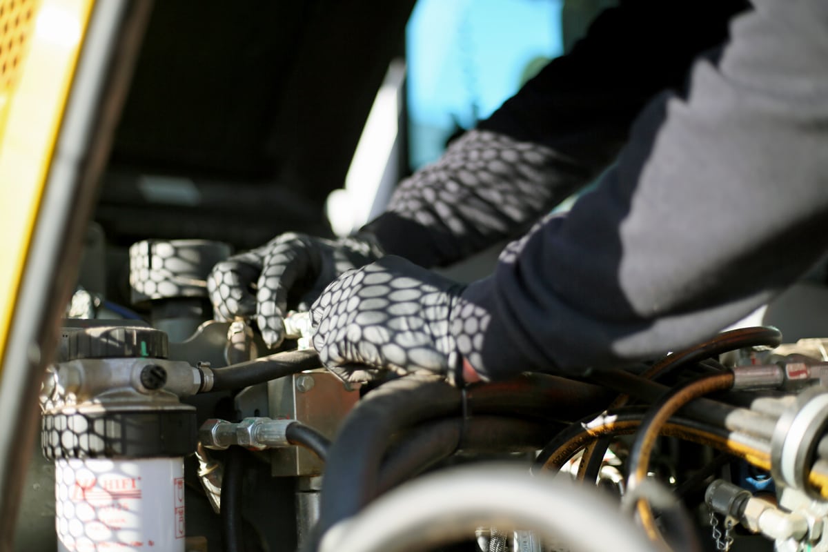 Dépannage et réparation de flexibles hydrauliques - CHRONO Flex